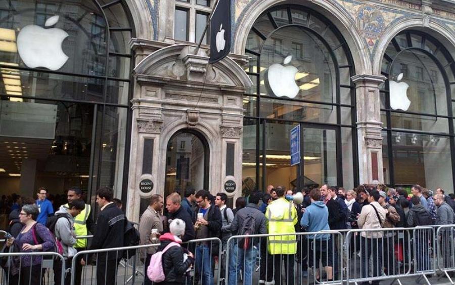 Презентація iPhone: черги біля Apple Store з'явилися за 10 годин до ...