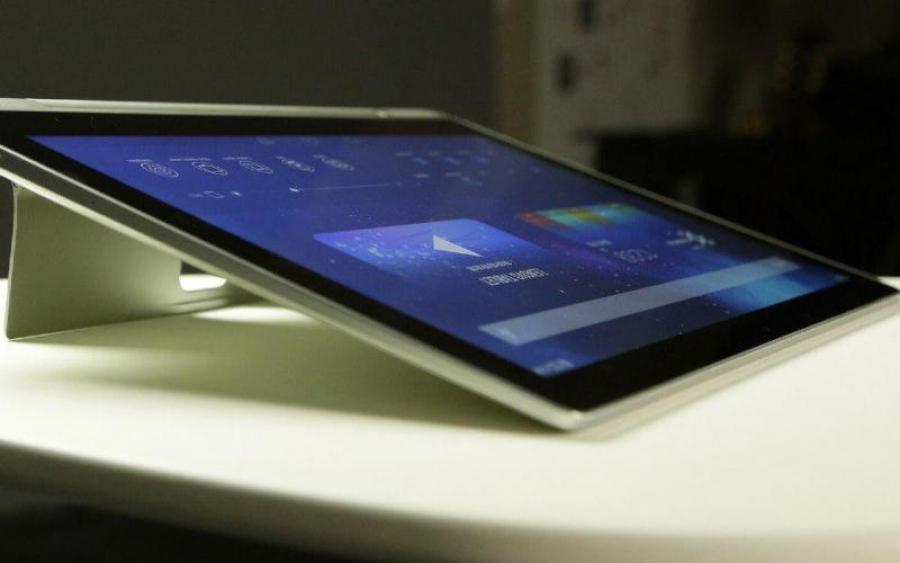 Samsung Project V: в сети показали живые фото смартфона-книжки - ЗНАЙ ЮА