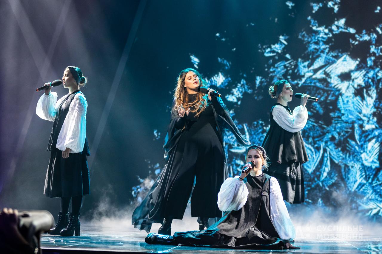 Чергова пісня з нового альбому гурту KAZKA стала хітом в інтернеті ...