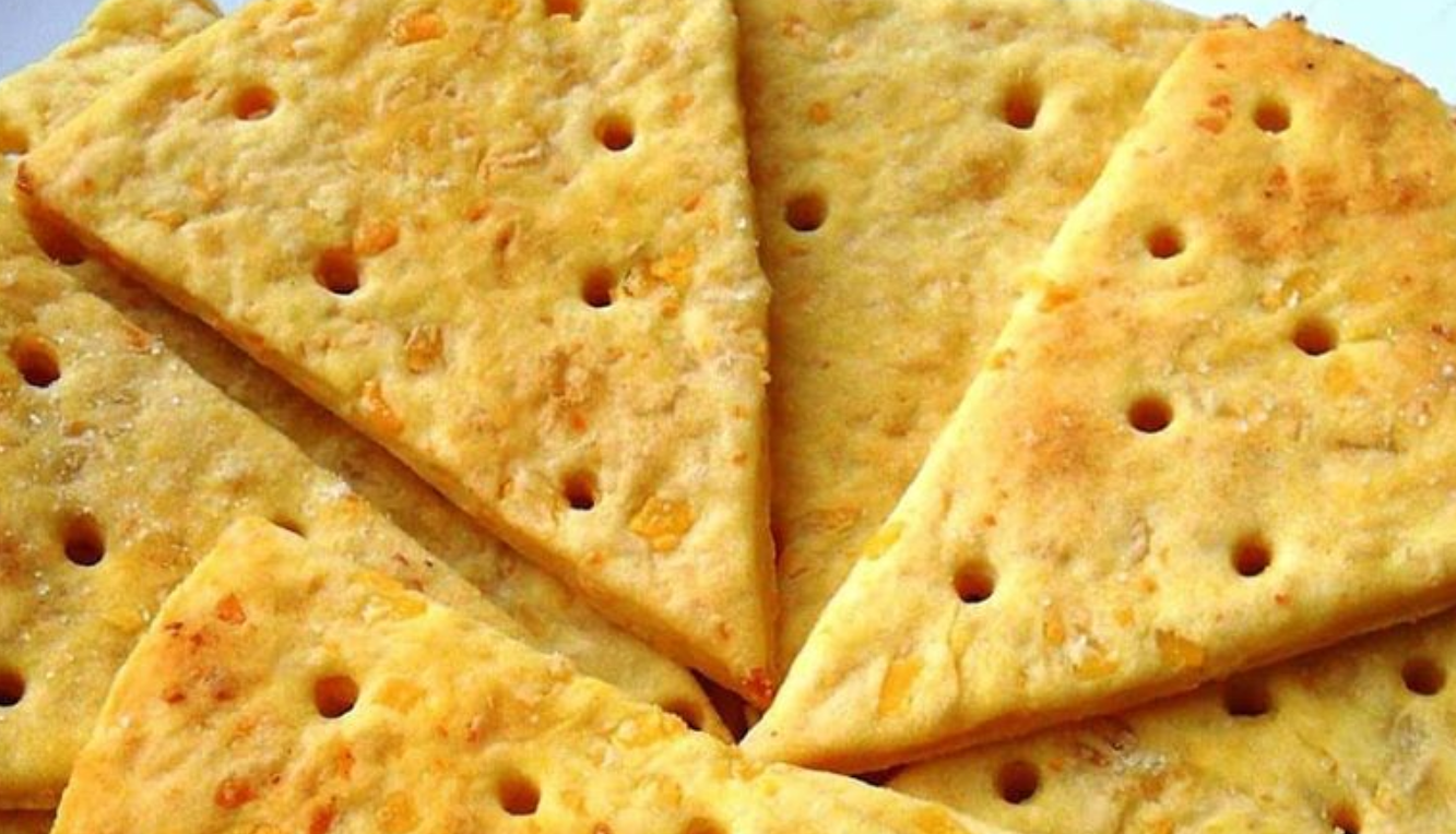 Рецепт приготовления хрустящих сырных крекеров дома - ЗНАЙ ЮА