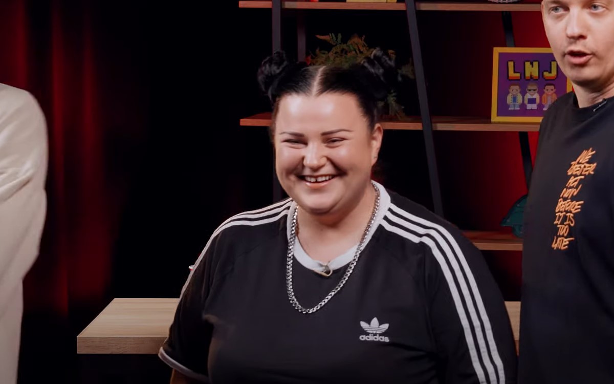 Alyona Alyona вспомнила детские годы и показала, какой была задолго до ...