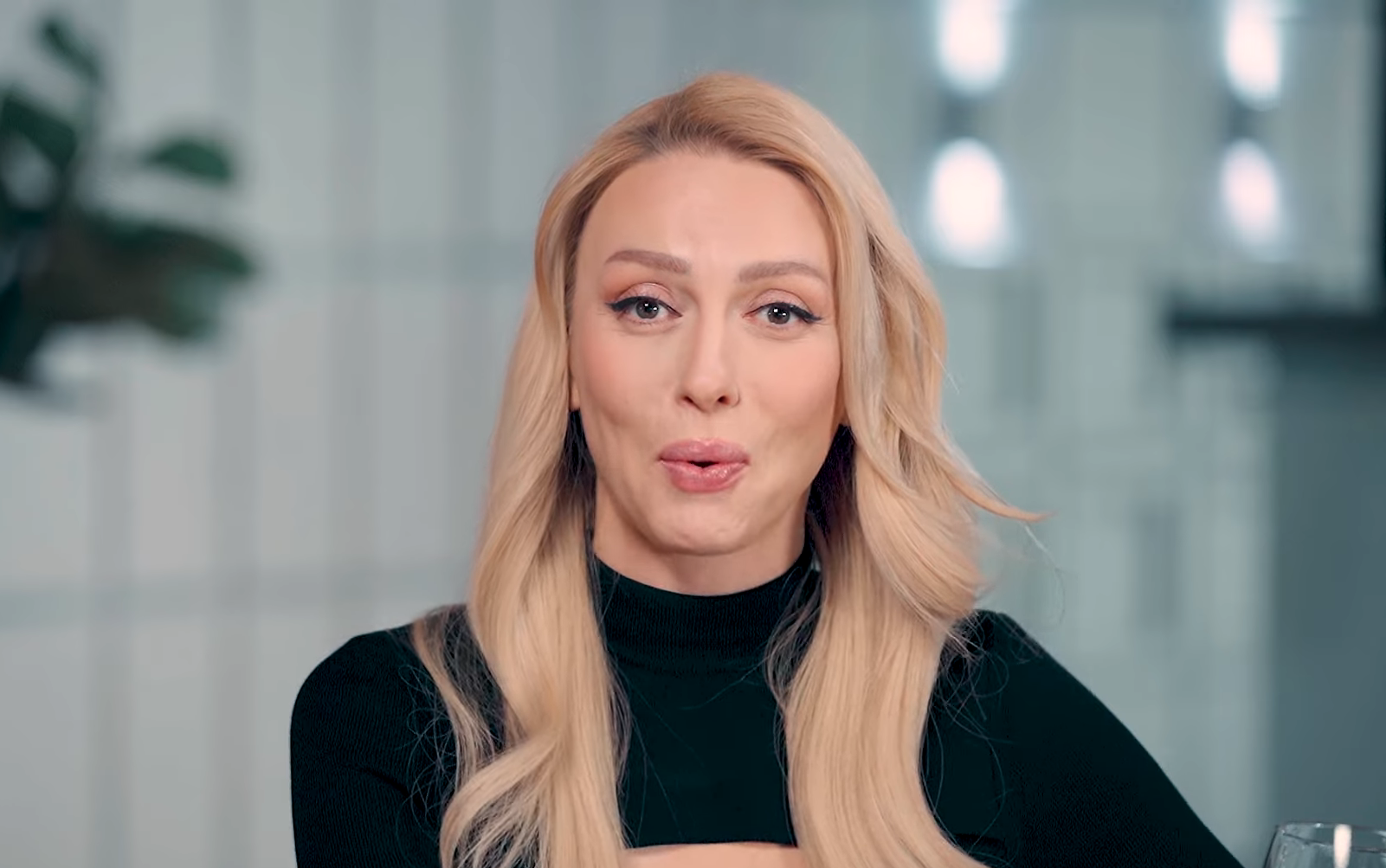 Оля Полякова не побоялася і вмазала путіну, Україна точно вистоїть ...